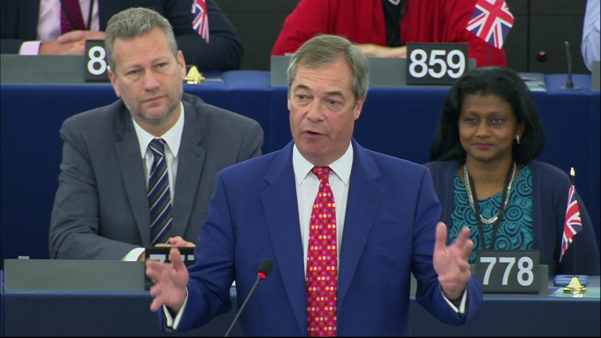 PIPSQUEAK: Nigel FaRAGE - leave chief aims verbal volley at Lux PM ...