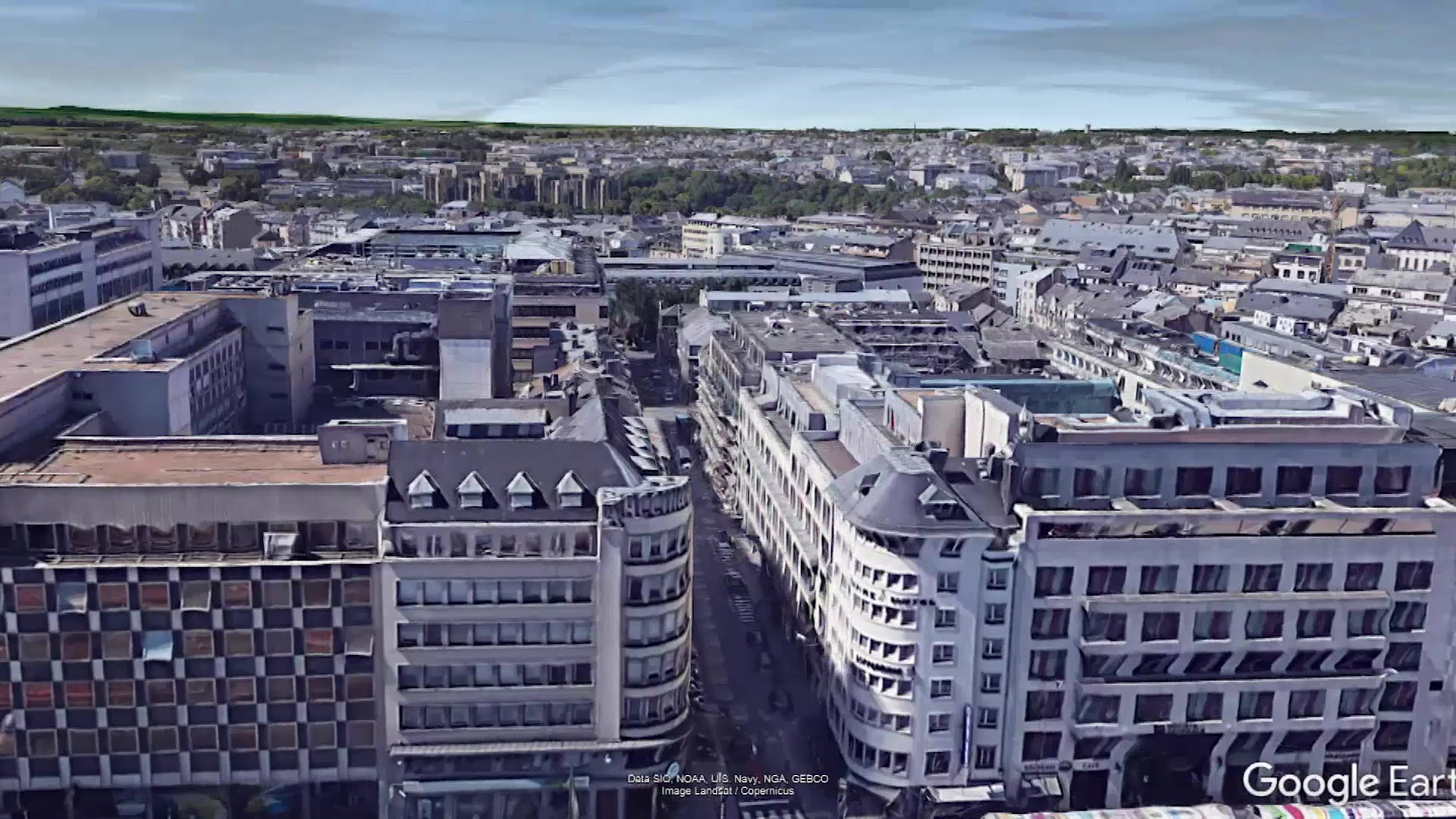 VIDEO: Neit Postgebai: Um Méindeg gouf de Grondsteen op der Gare geluecht