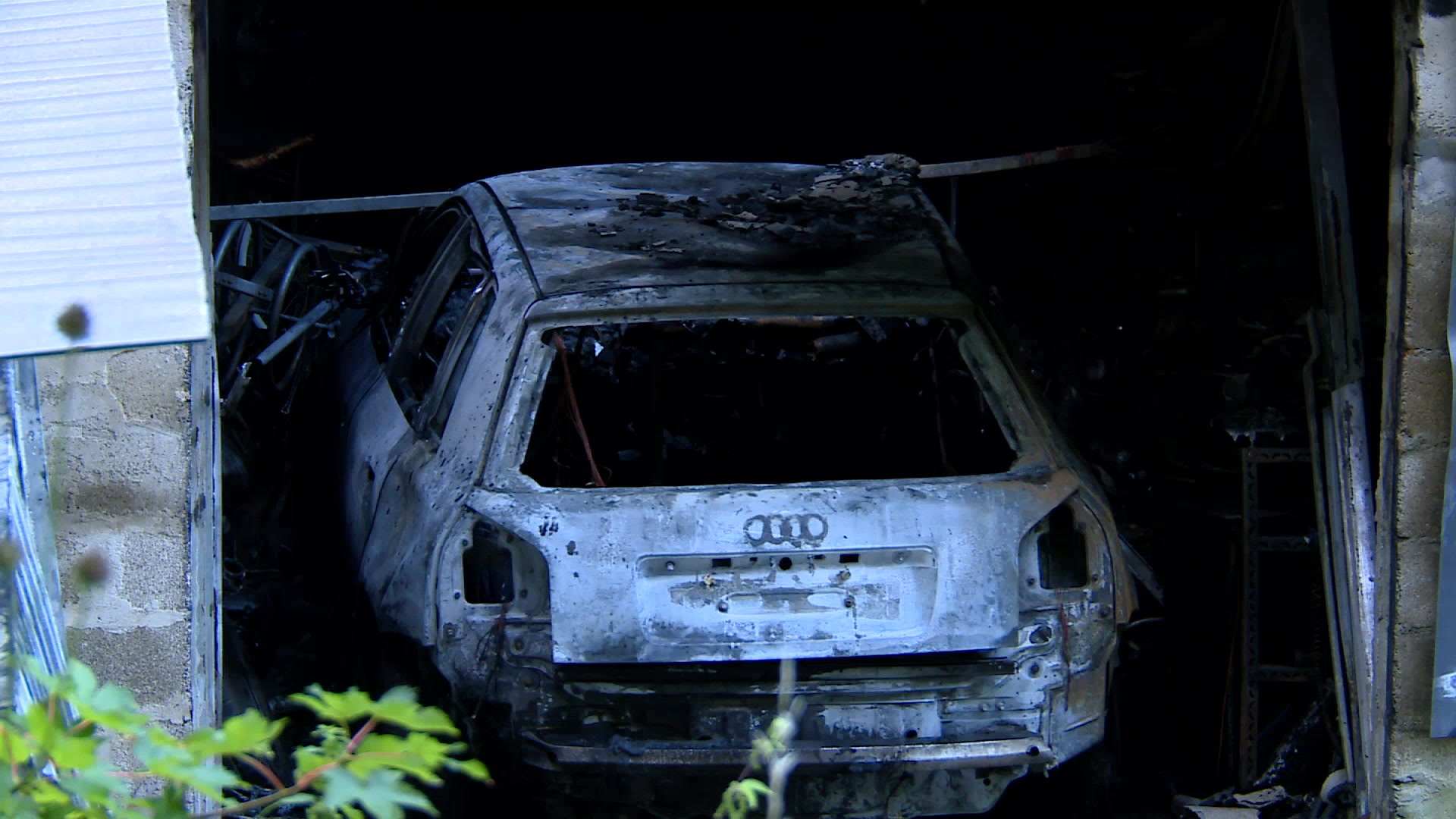 Lasauvage: 3 Garagë stoungen um Méindeg de Moien a Flamen - RTL Lëtzebuerg