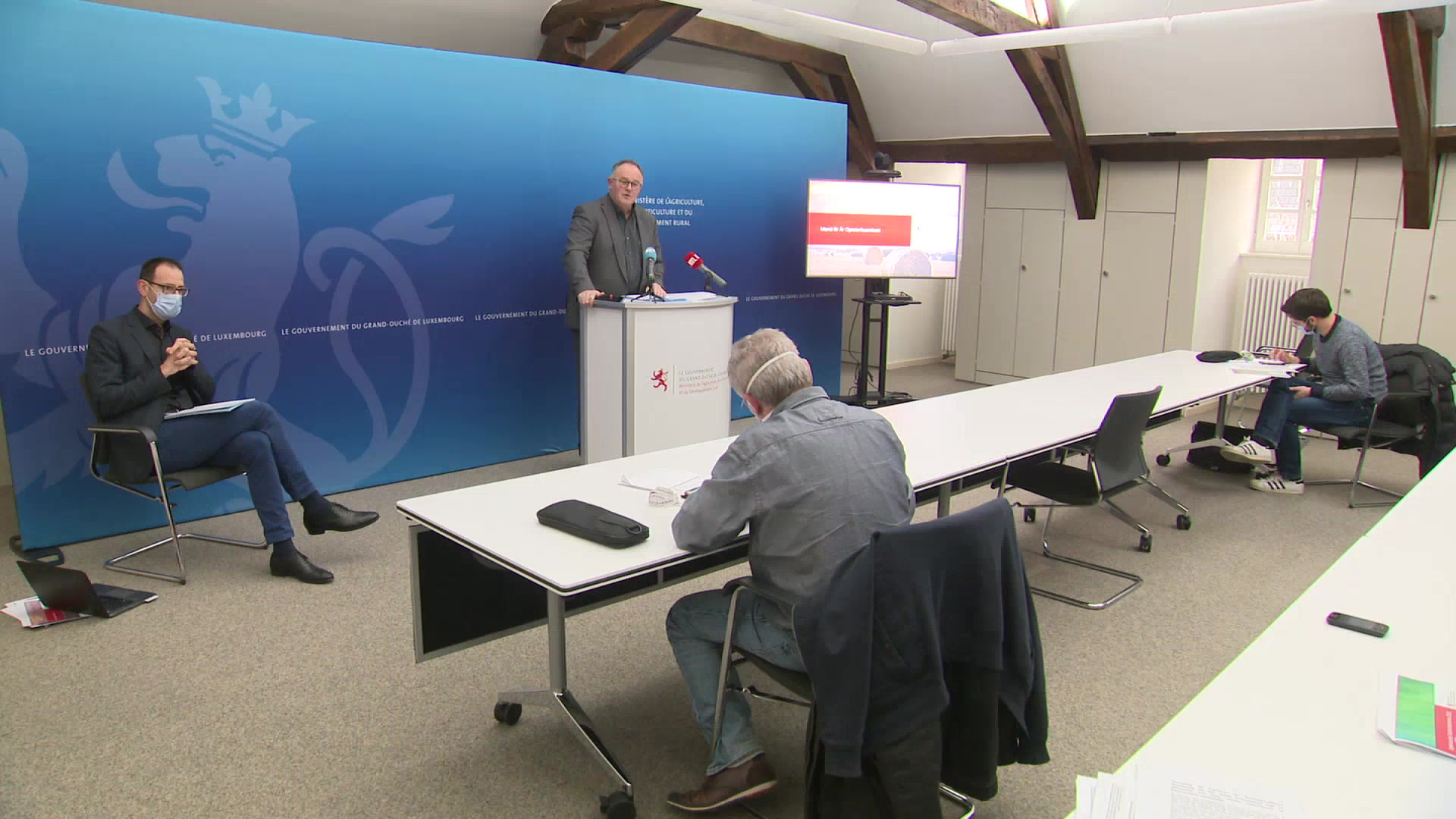 Landwirtschaftsministère: D'Schwéngspräisser sinn am Keller, de ...