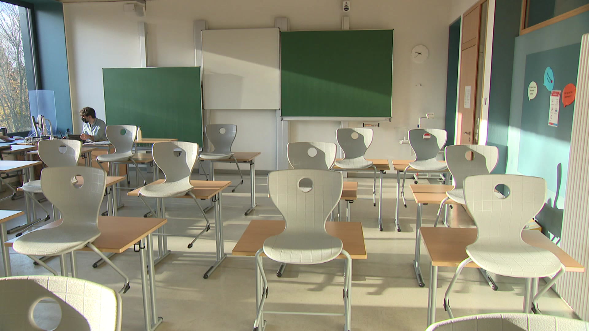 Coronavirus: Ministère rifft Schoulen op, fir no der Vakanz prett fir ...