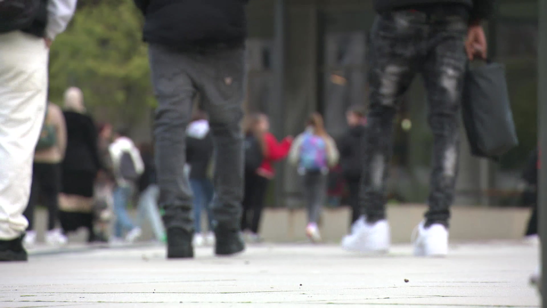 Och an de Lycéeën: E Méindeg goung et fir 45.000 Schüler zeréck an d ...