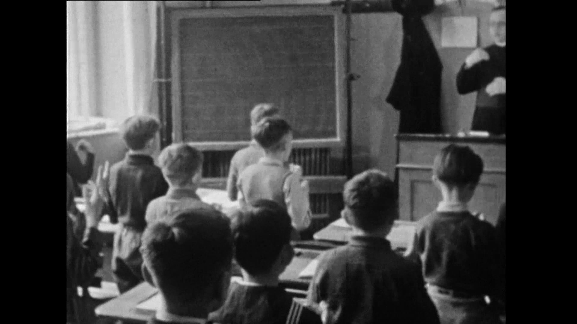 Elo am RTL Play: Den Documentaire "Op der Sich no der perfekter Schoul ...