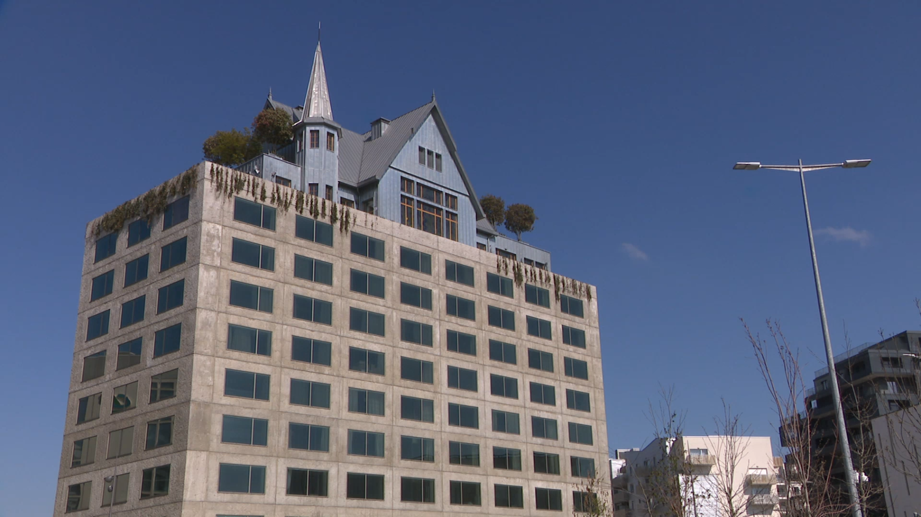 Architectural marvel: A house on a rooftop: discover Philippe Starck's ...
