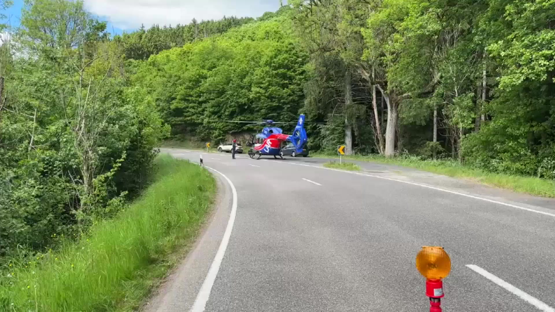 Close call between Nothum and Bavigne: video: Rescue helicopter forced ...