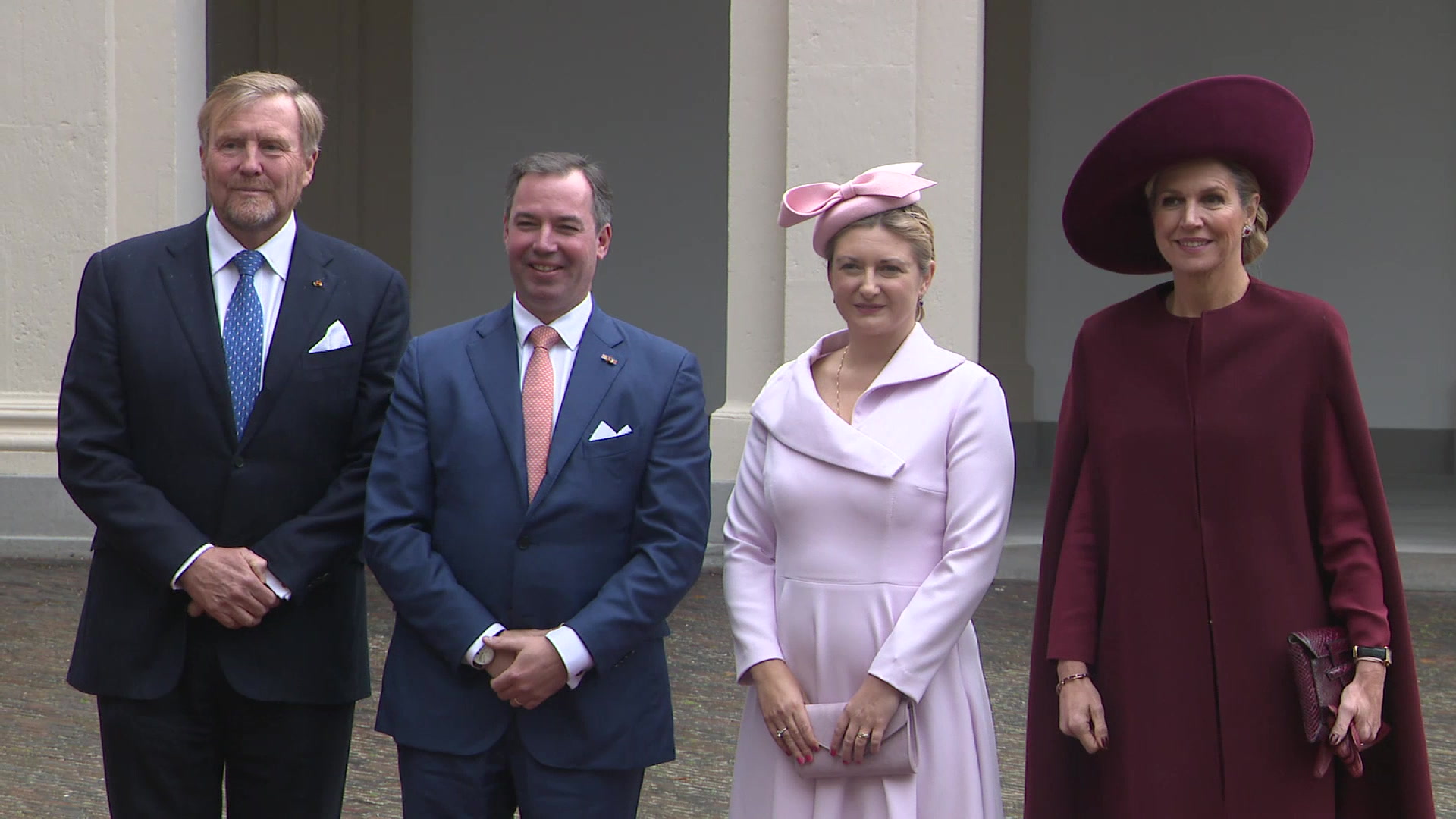 Drëtt Visite de courtoisie: Déi groussherzoglech Koppel war zu Den Haag ...