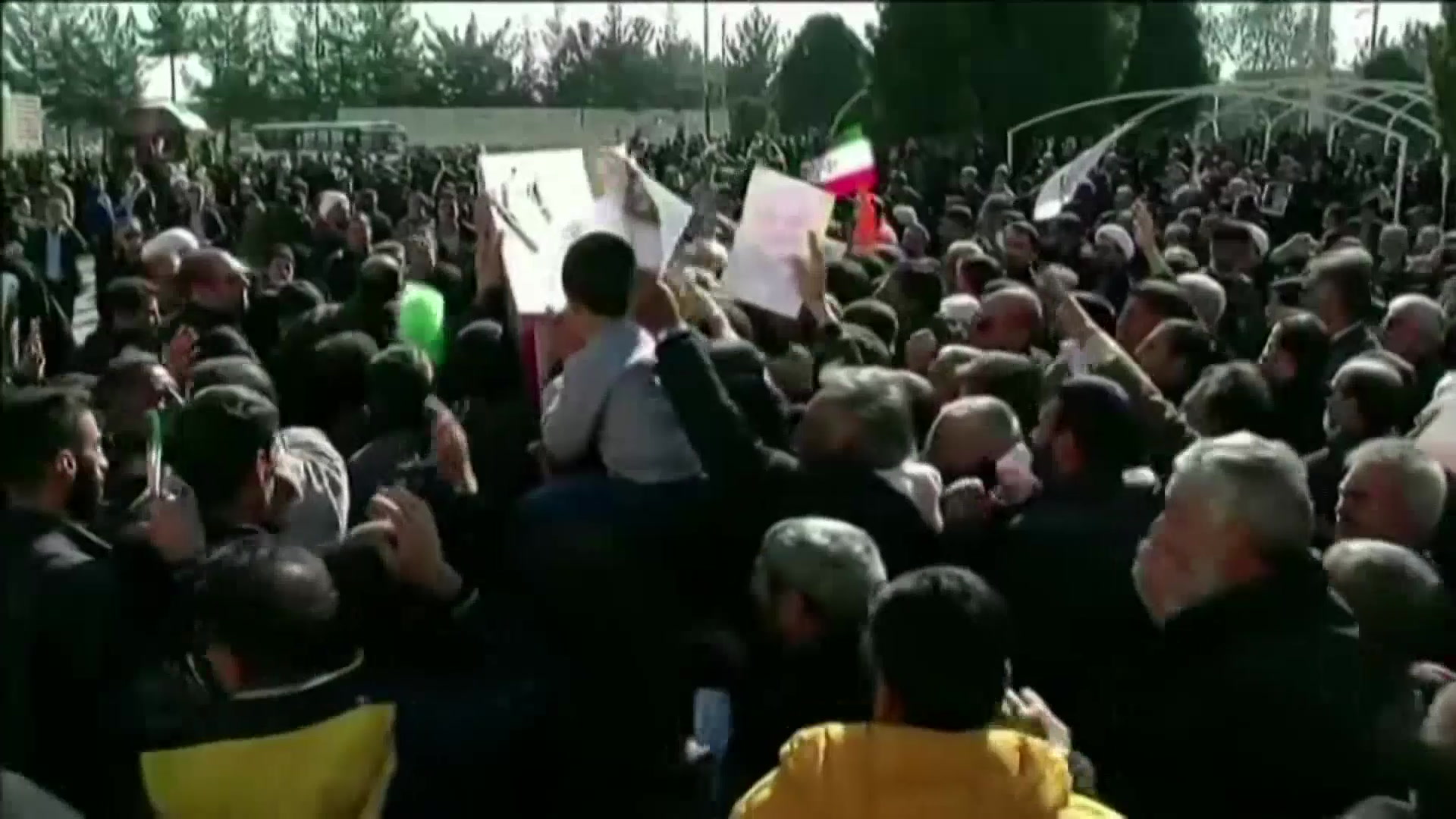 Iranesch Aktivistin am Interview: Shabnam Madadzadeh: "D'Populatioun ...