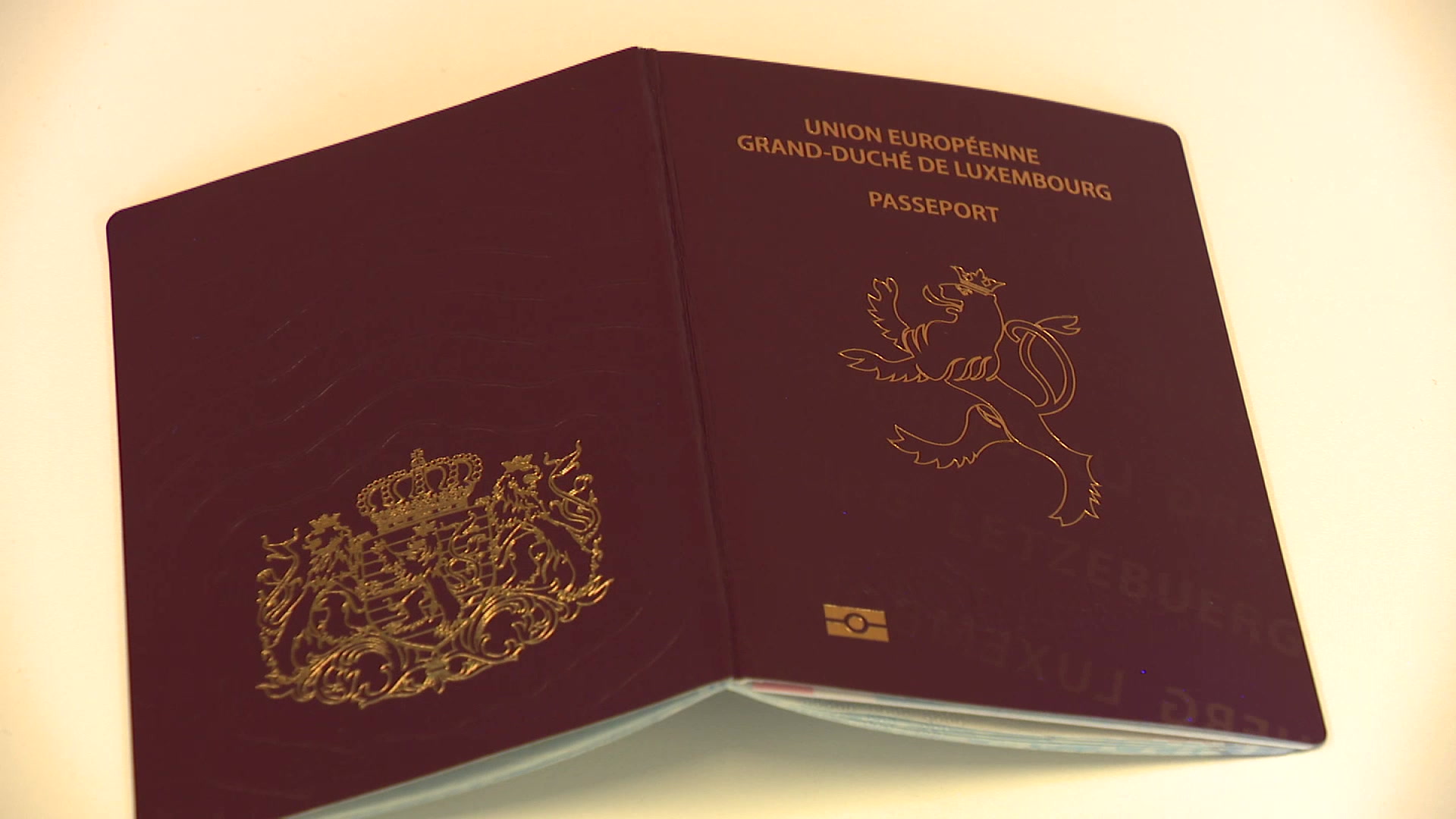 10 Joer laang gülteg: Vu Mëtt Mee u kënnt den neie Lëtzebuerger Pass ...