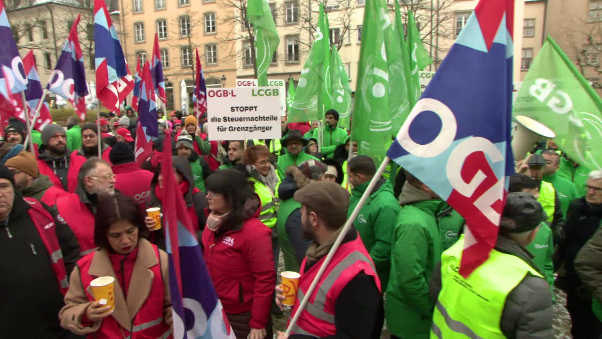 RTL Play - Manner Chômage fir Fransousen, déi zu Lëtzebuerg hir Plaz ...