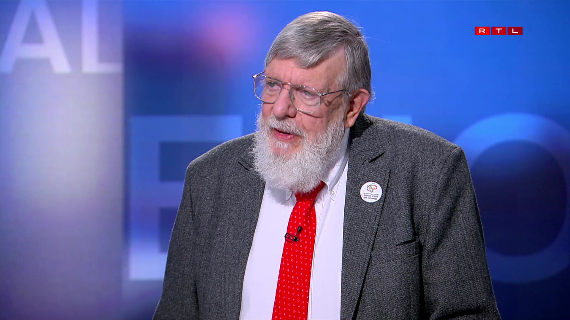 RTL Play - Den Interview mam Physik-Nobel-Laureat Prof. William D ...