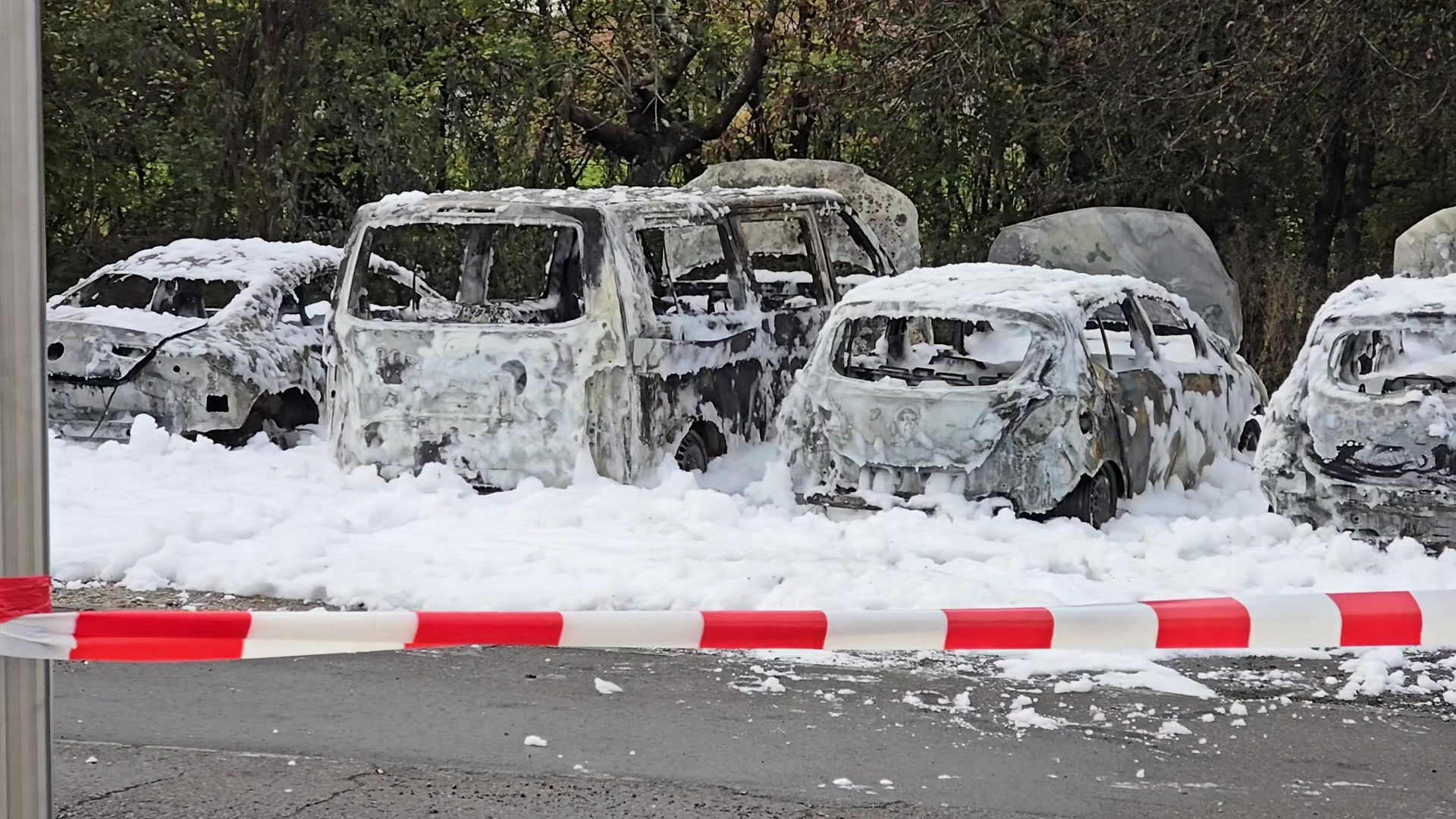 Emergency services: Six cars destroyed in violent fire at Belval ...